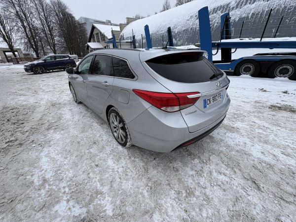 Pelēks Hyundai i40 2012 Tauragė, ar dzinēja tilpumu 1.69 L un nobraukumu 212 tūkst. km par 5500 €, foto 5 vietnē AUTOMOTO.COM.LV