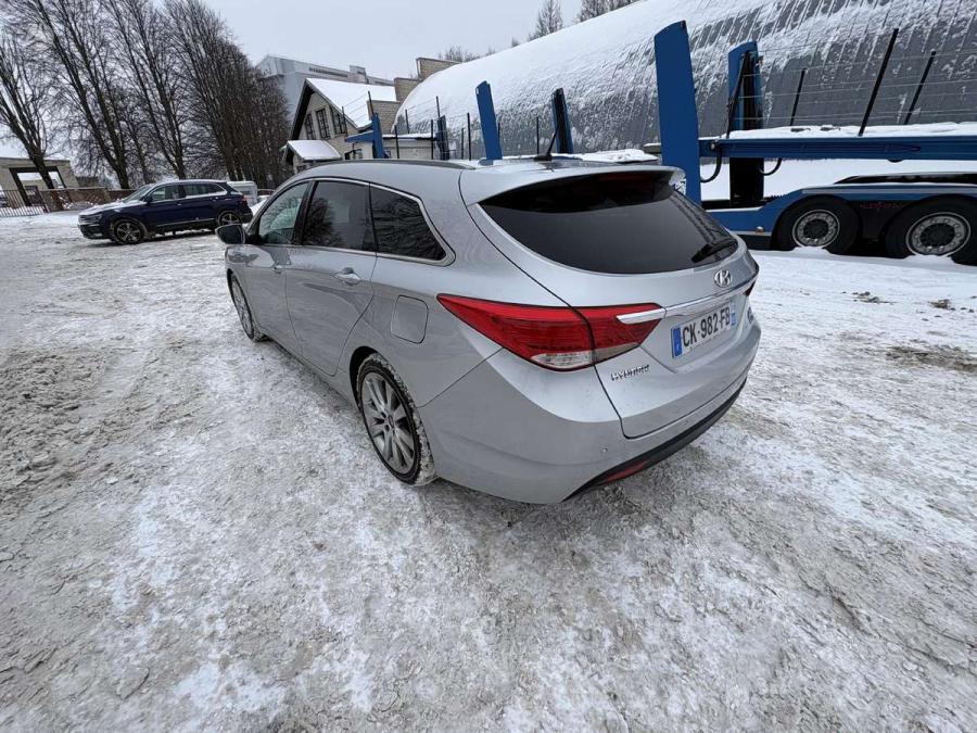 Pelēks Hyundai i40 2012 Tauragė, ar dzinēja tilpumu 1.69 L un nobraukumu 212 tūkst. km par 5500 €, foto 5 vietnē AUTOMOTO.COM.LV