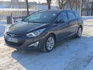 Grey Hyundai i40 2012 in Telschi, with an engine capacity of 1.70 L and mileage of 255 thousand km for 3999 €, photo 3 on AUTOMOTO.COM.LV