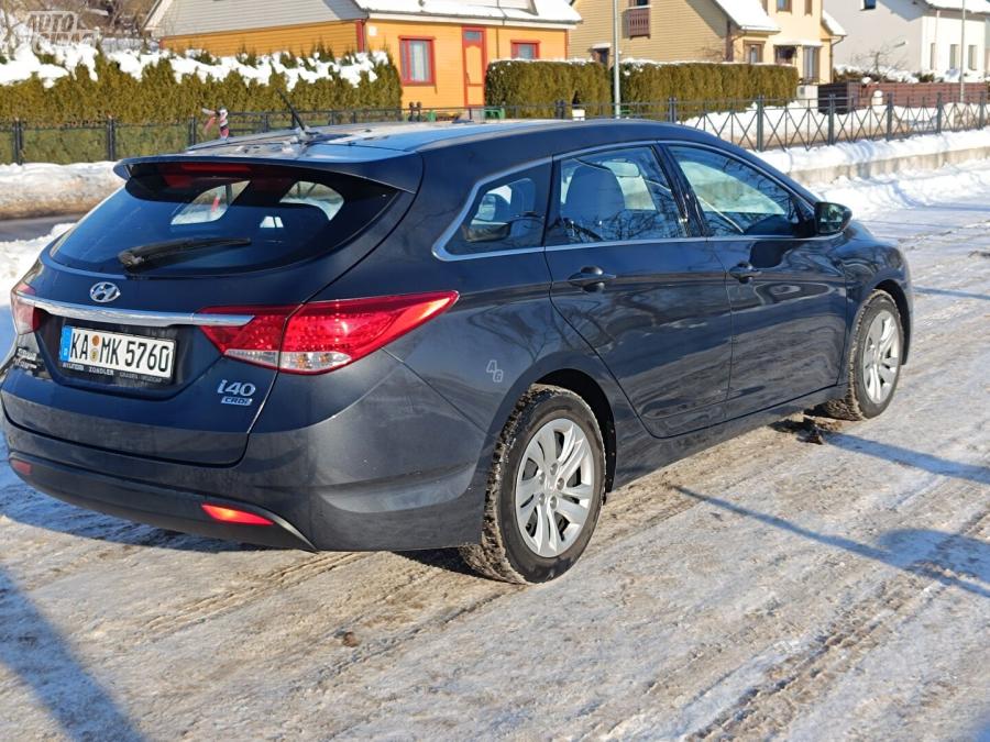 Grey Hyundai i40 2012 in Telschi, with an engine capacity of 1.70 L and mileage of 255 thousand km for 3999 €, photo 8 on AUTOMOTO.COM.LV