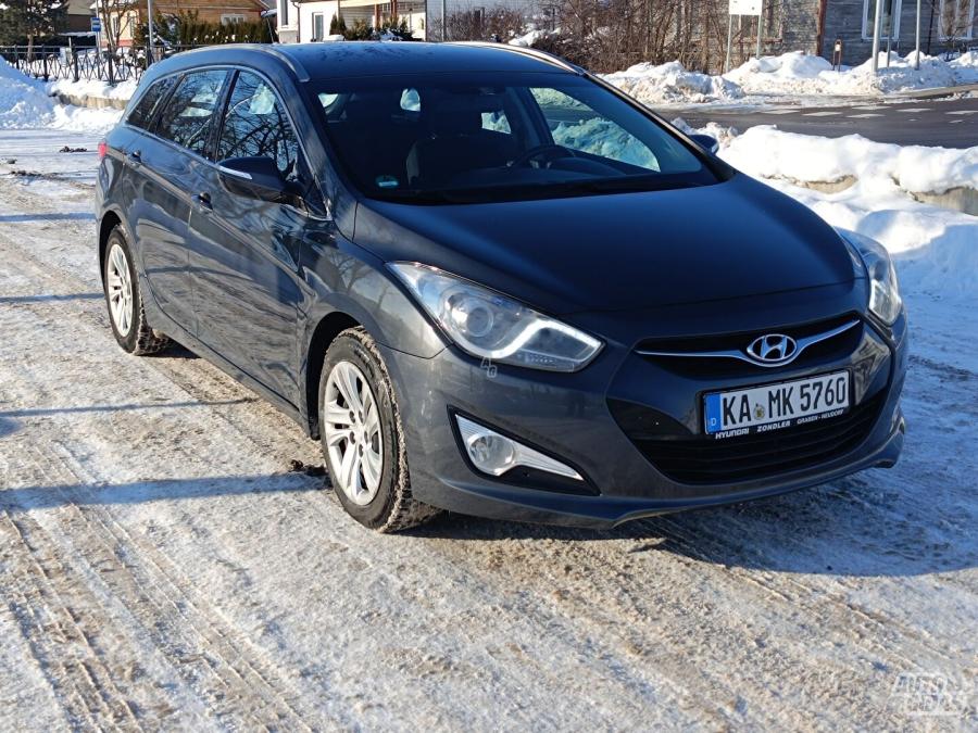 Grey Hyundai i40 2012 in Telschi, with an engine capacity of 1.70 L and mileage of 255 thousand km for 3999 €, photo 11 on AUTOMOTO.COM.LV