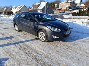 Grey Hyundai i40 2012 in Telschi, with an engine capacity of 1.70 L and mileage of 255 thousand km for 3999 €, photo 13 on AUTOMOTO.COM.LV