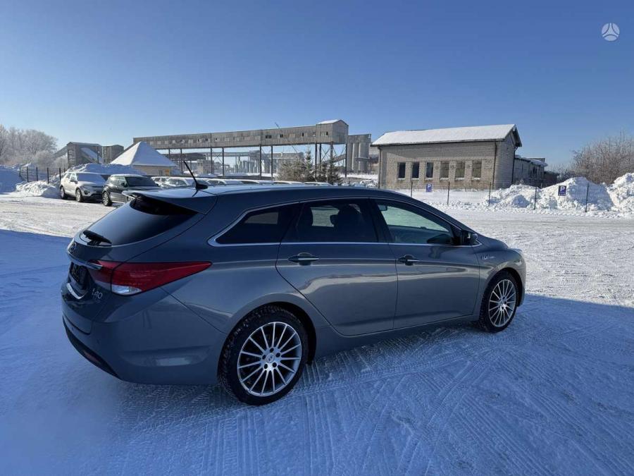 Pelēks Hyundai i40 2012 Telšiai, ar dzinēja tilpumu 1.69 L un nobraukumu 175 tūkst. km par 5500 €, foto 8 vietnē AUTOMOTO.COM.LV