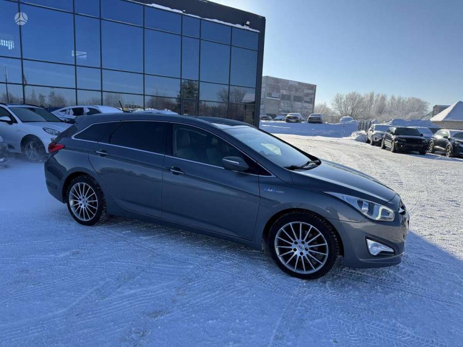 Pelēks Hyundai i40 2012 Telšiai, ar dzinēja tilpumu 1.69 L un nobraukumu 175 tūkst. km par 5500 €, foto 9 vietnē AUTOMOTO.COM.LV