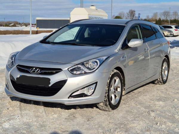 Grey Hyundai i40 2012 in Silute, with an engine capacity of 1.69 L and mileage of 240 thousand km for 3700 €, photo 1 on AUTOMOTO.COM.LV