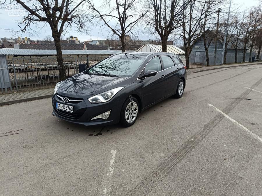 Pelēks Hyundai i40 2012 Telšiai, ar dzinēja tilpumu 1.70 L un nobraukumu 255 tūkst. km par 3899 €, foto 3 vietnē AUTOMOTO.COM.LV