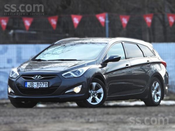 Grey Hyundai i40 2012 in Riga, with an engine capacity of 1.70 L and mileage of 230 thousand km for 3250 €, photo 1 on AUTOMOTO.COM.LV