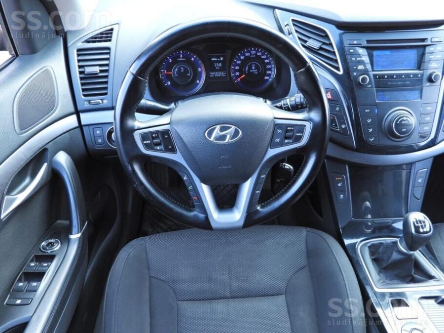 Grey Hyundai i40 2012 in Riga, with an engine capacity of 1.70 L and mileage of 230 thousand km for 3250 €, photo 12 on AUTOMOTO.COM.LV