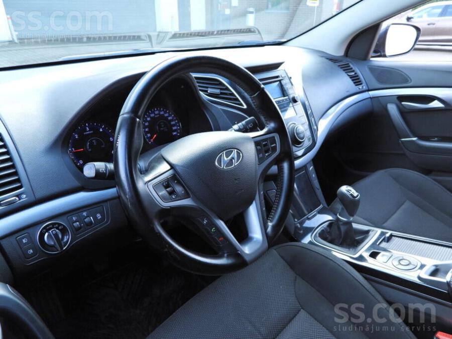 Grey Hyundai i40 2012 in Riga, with an engine capacity of 1.70 L and mileage of 230 thousand km for 3250 €, photo 13 on AUTOMOTO.COM.LV