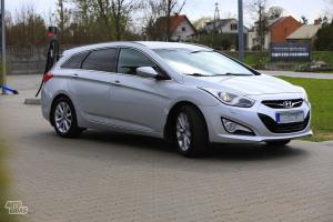 Grey Hyundai i40 2012 in Ukmerge, with an engine capacity of 1.70 L and mileage of 229 thousand km for 4650 €, photo 5 on AUTOMOTO.COM.LV