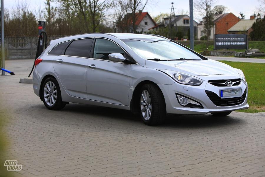 Grey Hyundai i40 2012 in Ukmerge, with an engine capacity of 1.70 L and mileage of 229 thousand km for 4650 €, photo 5 on AUTOMOTO.COM.LV