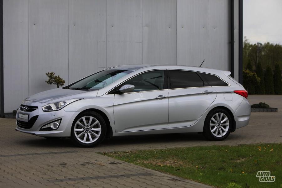 Grey Hyundai i40 2012 in Ukmerge, with an engine capacity of 1.70 L and mileage of 229 thousand km for 4650 €, photo 8 on AUTOMOTO.COM.LV