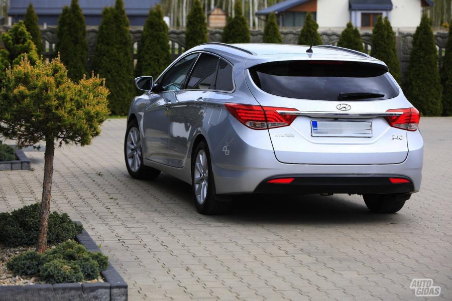 Grey Hyundai i40 2012 in Ukmerge, with an engine capacity of 1.70 L and mileage of 229 thousand km for 4650 €, photo 12 on AUTOMOTO.COM.LV
