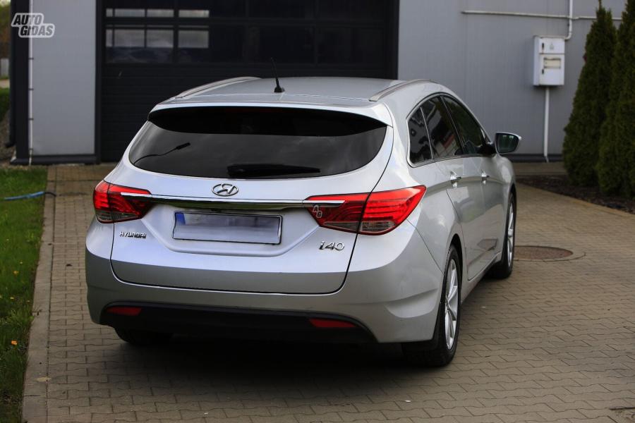 Grey Hyundai i40 2012 in Ukmerge, with an engine capacity of 1.70 L and mileage of 229 thousand km for 4650 €, photo 16 on AUTOMOTO.COM.LV