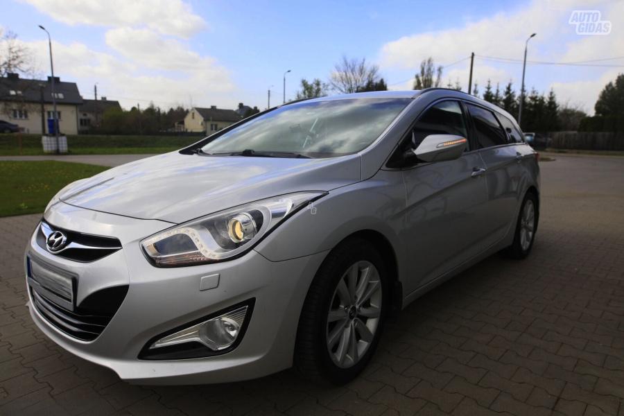 Grey Hyundai i40 2012 in Ukmerge, with an engine capacity of 1.70 L and mileage of 229 thousand km for 4650 €, photo 17 on AUTOMOTO.COM.LV