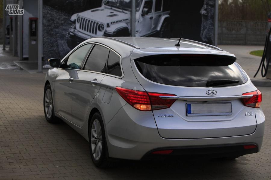 Grey Hyundai i40 2012 in Ukmerge, with an engine capacity of 1.70 L and mileage of 229 thousand km for 4650 €, photo 18 on AUTOMOTO.COM.LV