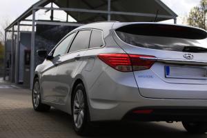 Grey Hyundai i40 2012 in Ukmerge, with an engine capacity of 1.70 L and mileage of 229 thousand km for 4650 €, photo 22 on AUTOMOTO.COM.LV