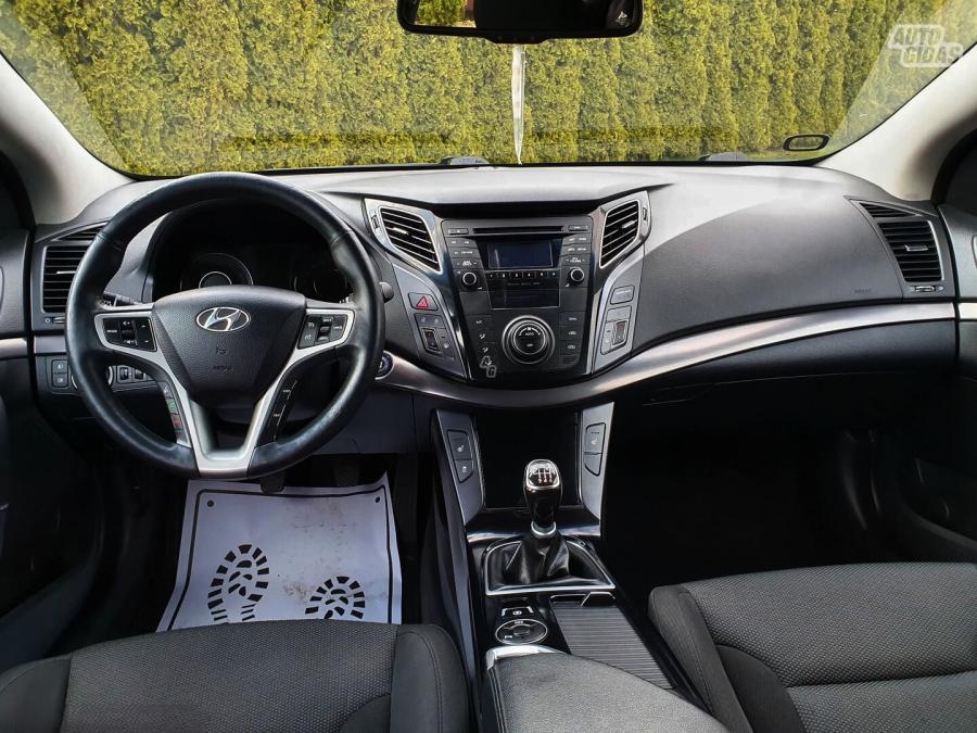 Grey Hyundai i40 2012 in Ukmerge, with an engine capacity of 1.70 L and mileage of 229 thousand km for 4650 €, photo 23 on AUTOMOTO.COM.LV