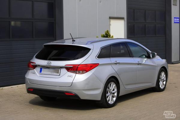 Grey Hyundai i40 2012 in Ukmerge, with an engine capacity of 1.70 L and mileage of 229 thousand km for 4650 €, photo 1 on AUTOMOTO.COM.LV