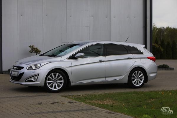 Grey Hyundai i40 2012 in Ukmerge, with an engine capacity of 1.70 L and mileage of 229 thousand km for 4650 €, photo 7 on AUTOMOTO.COM.LV
