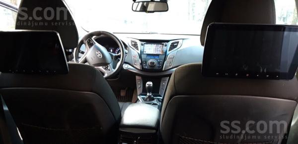 Pelēks Hyundai i40 2012 Rīga, ar dzinēja tilpumu 1.60 L un nobraukumu 250 tūkst. km par 2500 €, foto 5 vietnē AUTOMOTO.COM.LV
