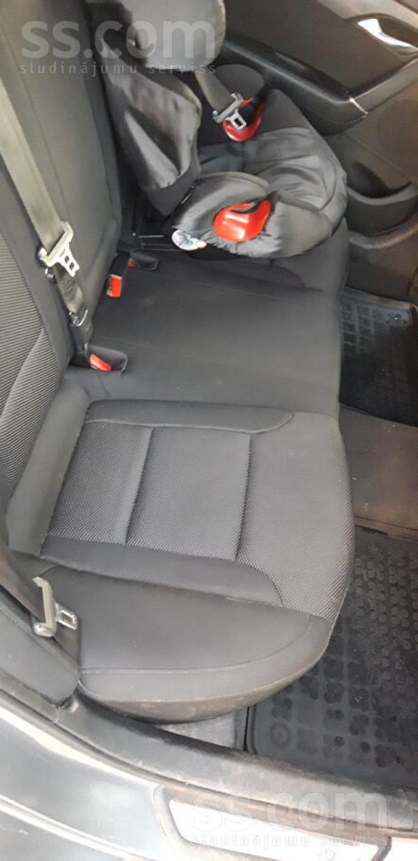 Pelēks Hyundai i40 2012 Rīga, ar dzinēja tilpumu 1.60 L un nobraukumu 250 tūkst. km par 2500 €, foto 7 vietnē AUTOMOTO.COM.LV