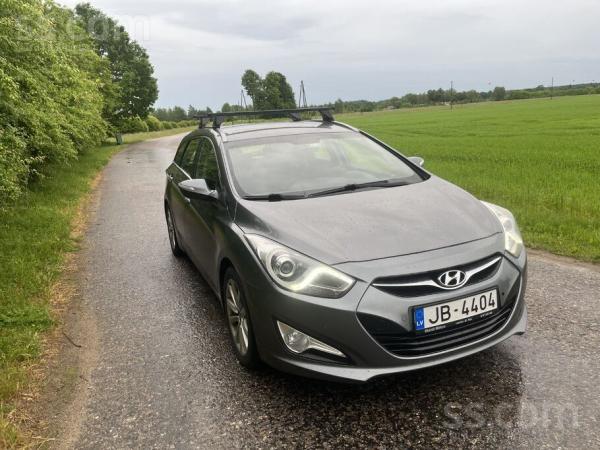 Pelēks Hyundai i40 2012 Ogre, ar dzinēja tilpumu 1.70 L un nobraukumu 365 tūkst. km par 3700 €, foto 2 vietnē AUTOMOTO.COM.LV
