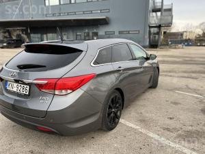 Grey Hyundai i40 2012 in Riga, with an engine capacity of 1.70 L and mileage of 280 thousand km for 5000 €, photo 4 on AUTOMOTO.COM.LV