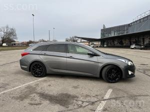Grey Hyundai i40 2012 in Riga, with an engine capacity of 1.70 L and mileage of 280 thousand km for 5000 €, photo 5 on AUTOMOTO.COM.LV