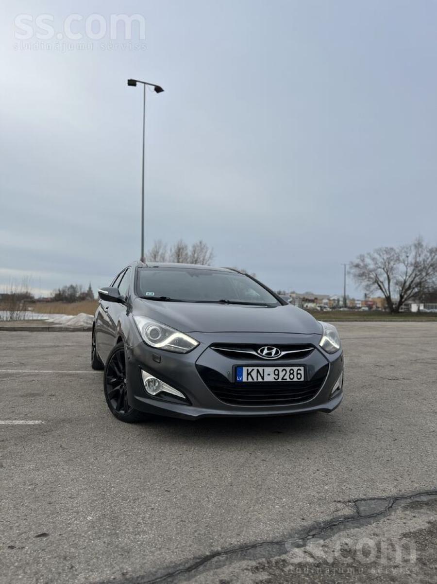 Grey Hyundai i40 2012 in Riga, with an engine capacity of 1.70 L and mileage of 280 thousand km for 5000 €, photo 6 on AUTOMOTO.COM.LV