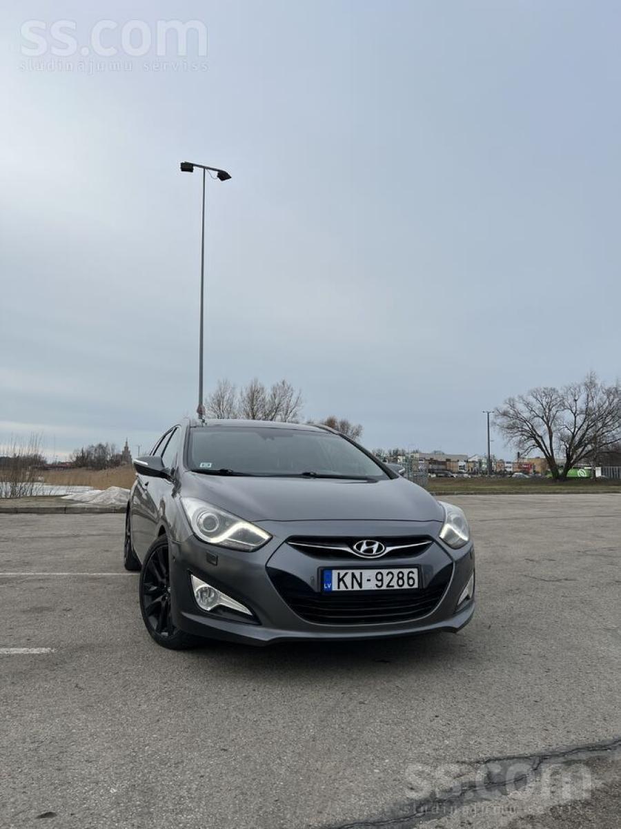 Grey Hyundai i40 2012 in Riga, with an engine capacity of 1.70 L and mileage of 280 thousand km for 5000 €, photo 7 on AUTOMOTO.COM.LV