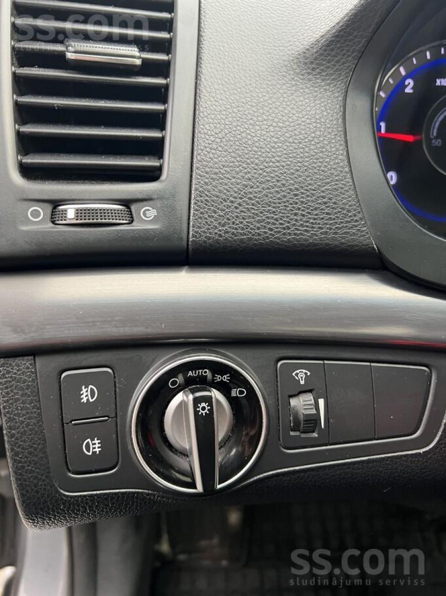 Grey Hyundai i40 2012 in Riga, with an engine capacity of 1.70 L and mileage of 280 thousand km for 5000 €, photo 16 on AUTOMOTO.COM.LV