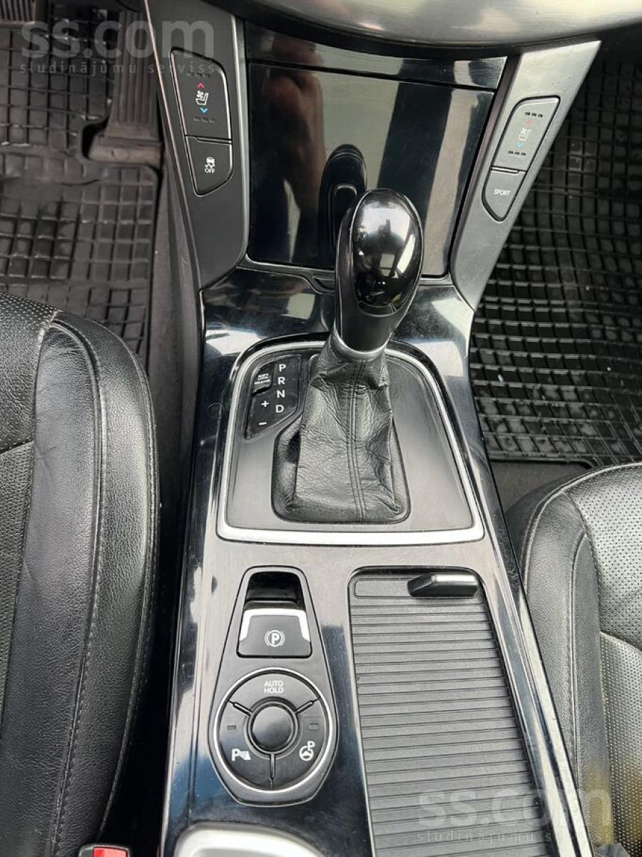 Grey Hyundai i40 2012 in Riga, with an engine capacity of 1.70 L and mileage of 280 thousand km for 5000 €, photo 19 on AUTOMOTO.COM.LV