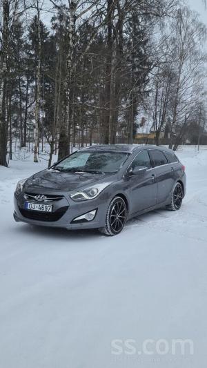 Grey Hyundai i40 2012 in Talsi, with an engine capacity of 1.70 L and mileage of 318 thousand km for 4280 €, photo  on AUTOMOTO.COM.LV