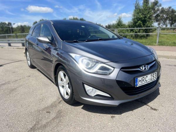 Grey Hyundai i40 2012 in Vilnius, with an engine capacity of 1.69 L and mileage of 309 thousand km for 3850 €, photo 3 on AUTOMOTO.COM.LV
