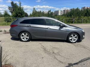 Pelēks Hyundai i40 2012 Viļņa, ar dzinēja tilpumu 1.69 L un nobraukumu 309 tūkst. km par 3850 €, foto 5 vietnē AUTOMOTO.COM.LV