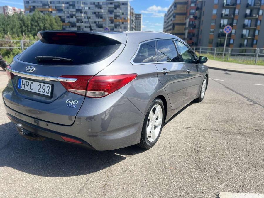 Pelēks Hyundai i40 2012 Viļņa, ar dzinēja tilpumu 1.69 L un nobraukumu 309 tūkst. km par 3850 €, foto 6 vietnē AUTOMOTO.COM.LV