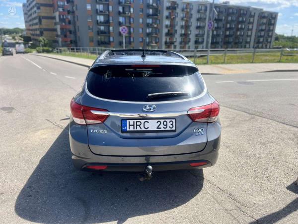 Grey Hyundai i40 2012 in Vilnius, with an engine capacity of 1.69 L and mileage of 309 thousand km for 3850 €, photo 6 on AUTOMOTO.COM.LV