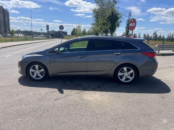 Grey Hyundai i40 2012 in Vilnius, with an engine capacity of 1.69 L and mileage of 309 thousand km for 3850 €, photo 8 on AUTOMOTO.COM.LV