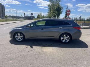 Pelēks Hyundai i40 2012 Viļņa, ar dzinēja tilpumu 1.69 L un nobraukumu 309 tūkst. km par 3850 €, foto 9 vietnē AUTOMOTO.COM.LV