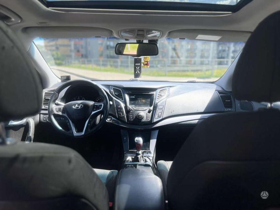 Pelēks Hyundai i40 2012 Viļņa, ar dzinēja tilpumu 1.69 L un nobraukumu 309 tūkst. km par 3850 €, foto 15 vietnē AUTOMOTO.COM.LV