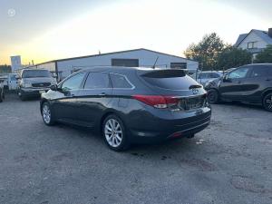 Grey Hyundai i40 2012 in Utena, with an engine capacity of 1.69 L and mileage of 86 thousand km for 4699 €, photo 3 on AUTOMOTO.COM.LV