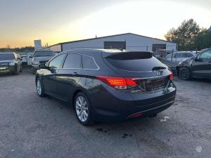 Grey Hyundai i40 2012 in Utena, with an engine capacity of 1.69 L and mileage of 86 thousand km for 4699 €, photo 8 on AUTOMOTO.COM.LV