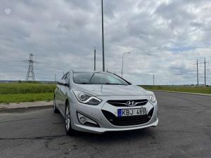 Grey Hyundai i40 2012 in Panevezys, with an engine capacity of 1.69 L and mileage of 366 thousand km for 2750 €, photo 4 on AUTOMOTO.COM.LV
