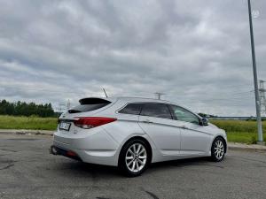 Grey Hyundai i40 2012 in Panevezys, with an engine capacity of 1.69 L and mileage of 366 thousand km for 2750 €, photo 6 on AUTOMOTO.COM.LV