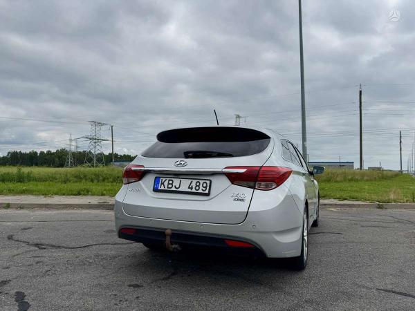 Pelēks Hyundai i40 2012 Panevēža, ar dzinēja tilpumu 1.69 L un nobraukumu 366 tūkst. km par 2750 €, foto 6 vietnē AUTOMOTO.COM.LV