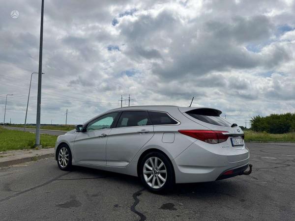 Pelēks Hyundai i40 2012 Panevēža, ar dzinēja tilpumu 1.69 L un nobraukumu 366 tūkst. km par 2750 €, foto 8 vietnē AUTOMOTO.COM.LV