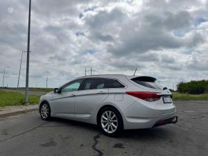 Grey Hyundai i40 2012 in Panevezys, with an engine capacity of 1.69 L and mileage of 366 thousand km for 2750 €, photo 9 on AUTOMOTO.COM.LV