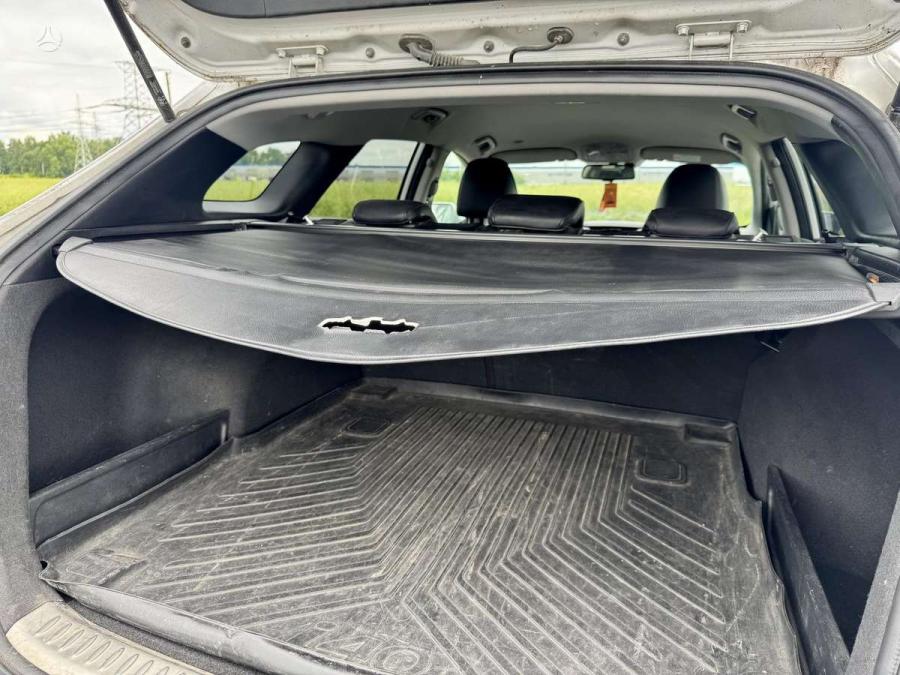 Grey Hyundai i40 2012 in Panevezys, with an engine capacity of 1.69 L and mileage of 366 thousand km for 2750 €, photo 17 on AUTOMOTO.COM.LV