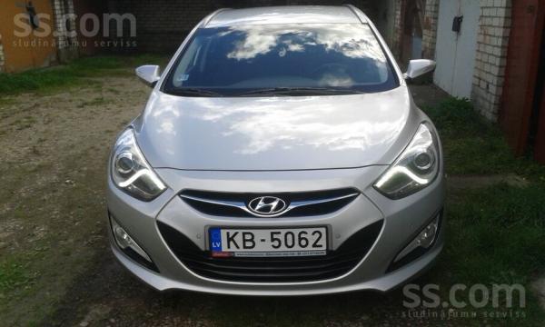 Pelēks Hyundai i40 2012 Liepāja, ar dzinēja tilpumu 1.70 L un nobraukumu 214 tūkst. km par 3600 €, foto 2 vietnē AUTOMOTO.COM.LV
